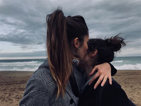 Lesbian Couples And Kisses For Ladies And Lesbians Iv Page 51