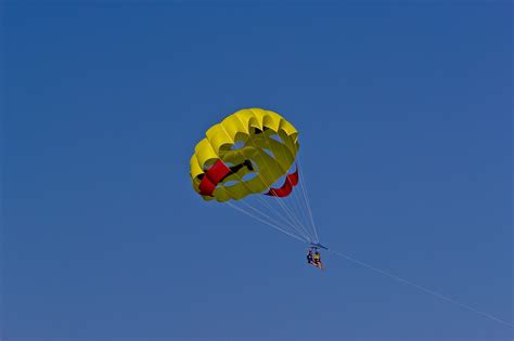 100 Free Parasailing And Parachute Images Pixabay