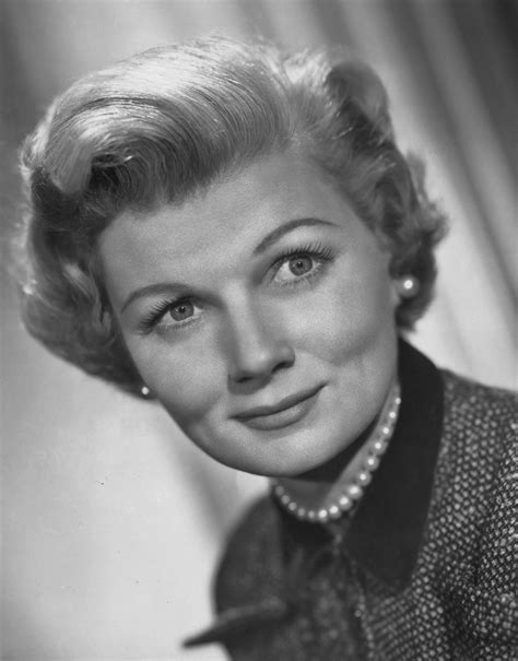 Leave It To Beaver You Wont Believe Why June Cleaver Always Wore Pearls