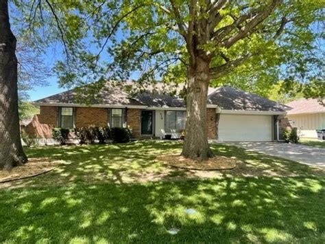 616 se adobe street lee s summit mo 64063 reecenichols real estate