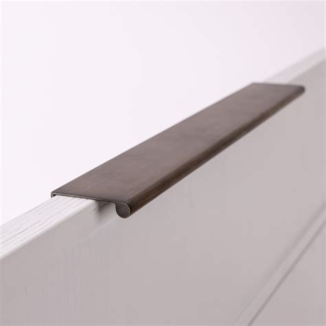 Lip Pulls Hepburn Hardware