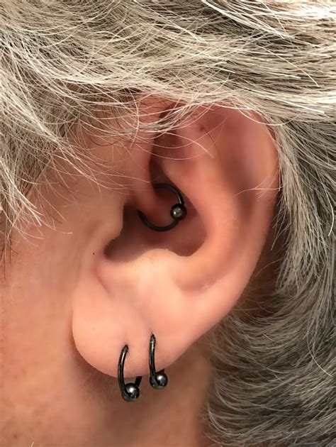 Pin By Jose Pavon On Arete Hombre Daith Piercing Daith Piercing Men