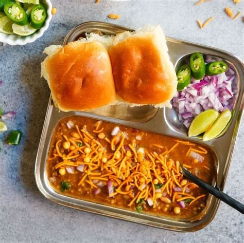 Misal Pav Rajarani Bakery