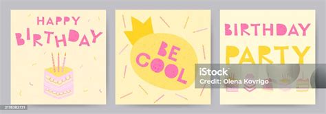 케이크가 있는 생일 초대장 침착하세요 생일 파티 질감 벡터 디자인 케이크와 촛불이 있는 인사말 카드 세트입니다 생일 축하합니다 벡터 카드 세트 개체 그룹에 대한 스톡 벡터