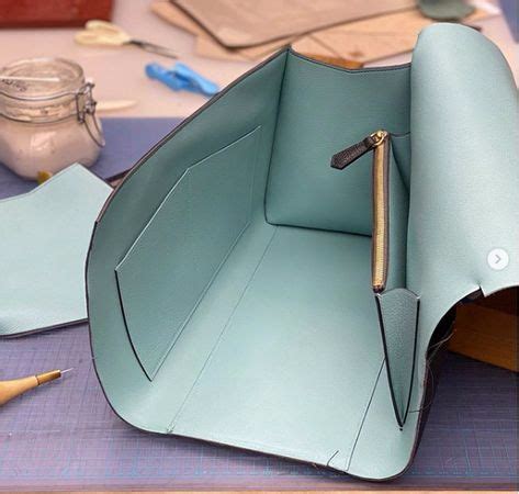 Pin On حقائب وأشغال In 2024 Handmade Leather Tote Bag Leather Bags Handmade Diy Leather Bag