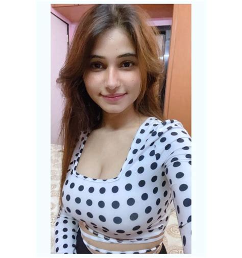 Actress Pallavi Gupta Arya Rahul Beautiful Smile Women Beautiful