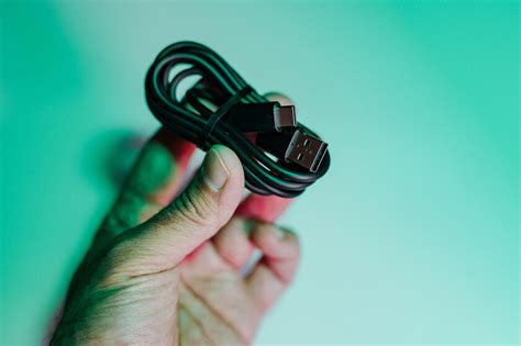 Полупрозрачный корпус, пульт с функцией поиска и встроенная нейросеть ...