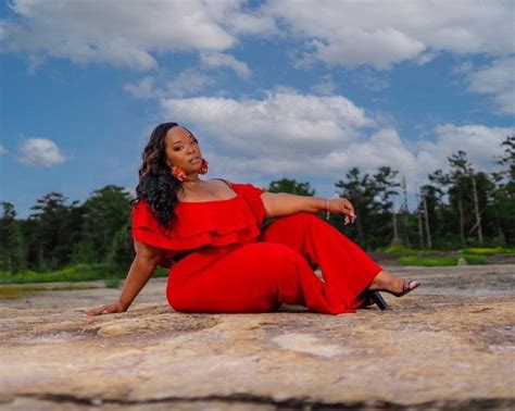 Cambria Plus Model Francesca Plusgirlsduo Bringing You Commercial Realness All Smiles All