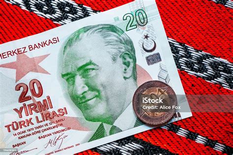 Dinero Turco Moneda De Metal Y Billete Moneda De Lira Turca Con El