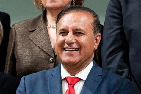 Feds Launch Red Tape Cutting Exercise Aimed At Boosting Economic Growth