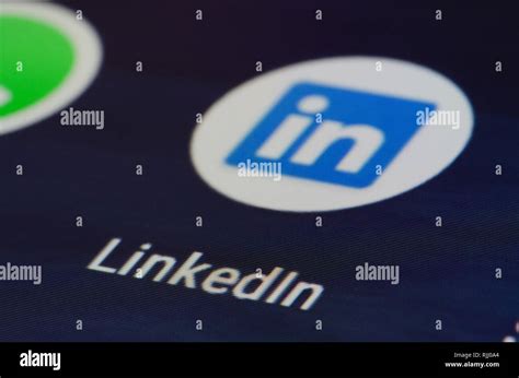 Linkedin App Hi Res Stock Photography And Images Alamy
