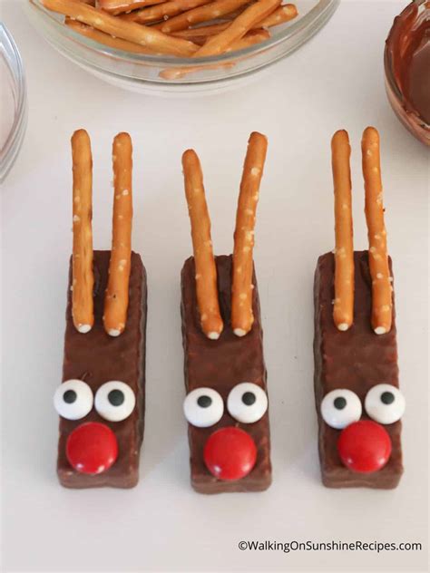 Christmas Reindeer Cookies With Pretzel Stick Antlers