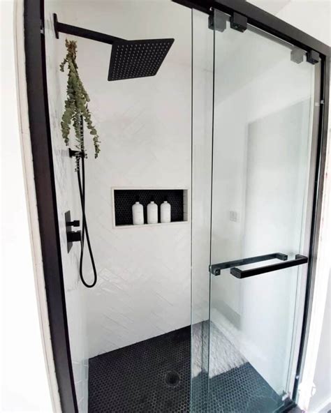 Bathtub Shower Black
