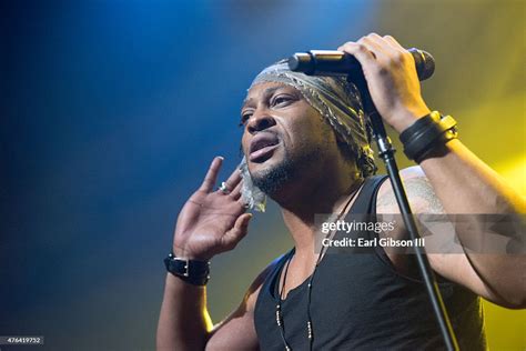 Singersongwriter Dangelo Performs With His Band The Vanguard At News Photo Getty Images
