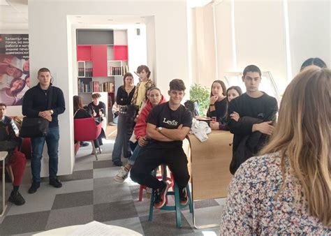 📚 Студентите от специалност „МИО“ с преподаване на английски език се запознаха с възможностите