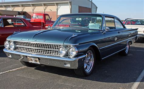 1961 Ford Galaxie Starliner