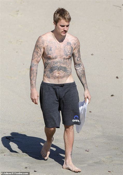 Justin Bieber Goes Shirtless On The Beach Artofit