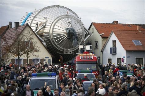 3 Questions Pinning Down A Neutrinos Mass Mit News Massachusetts
