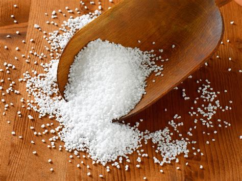 Iodized Salt Or Non Iodized Salt Healthy Cooking Andrew Weil M D