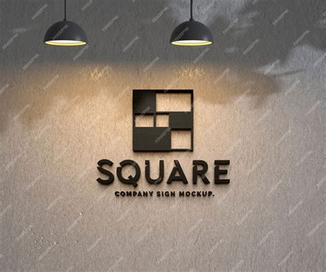 موکاپ لوگو چوبی روی دیوار کافه با چراغ هر طرحی