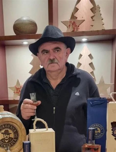 Čudo Neviđeno Ovako Danas Izgleda Gazda Proka Sa Farme I Nećete Verovati čime Se Bavi