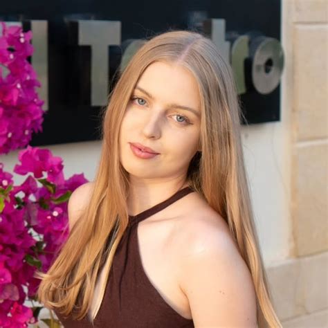 Agnieszka Stróżyk 🕊 Atrix X • Threads Say More