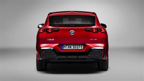 Bmw Ix2 Edrive20 My23 25 2024 2026 Price And Specifications Ev