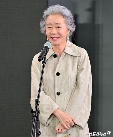 아들 커밍아웃·결혼 고백 윤여정 한국 동성애 인식 나아가야…굉장히 보수적 결혼 피로연 [biff 2025]