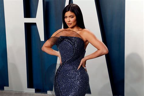 Kylie Jenner Is No Longer A Billionaire According To ‘forbes Glamour