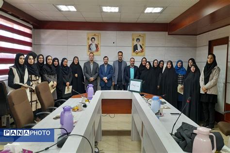 مراسم تجلیل از زحمات بانوان اداره آموزش و پرورش ملارد به مناسبت روز مادر