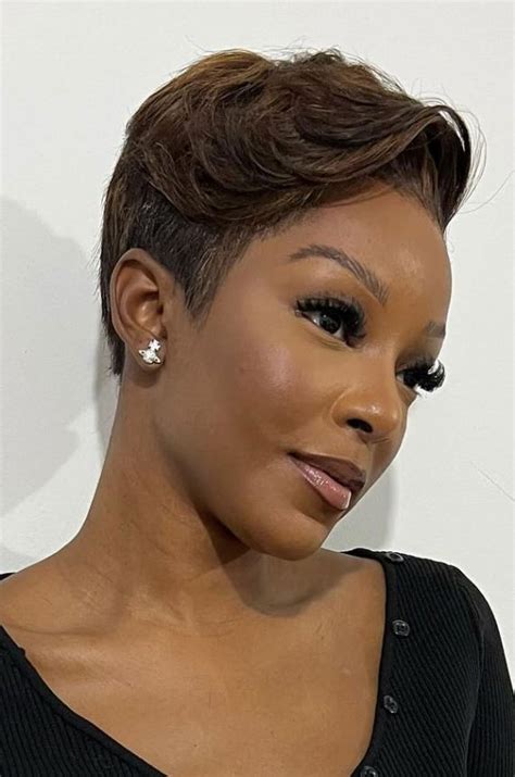 Elegant Tapered Pixie Cut For Black Women With Soft Waves