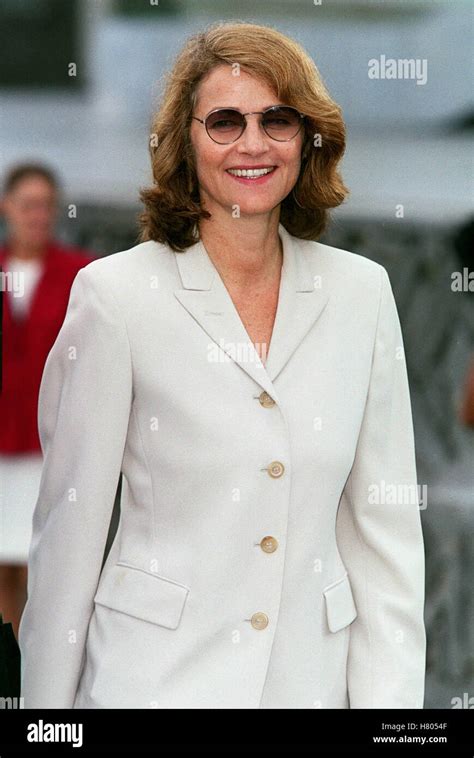 Charlotte Rampling Sous Le Sable Photocall Film Festival San
