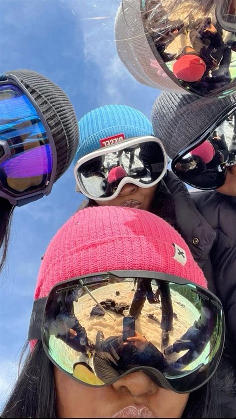 Aspen Trip Ski Trip Outfit Photoshoot Idea Friend Photos
