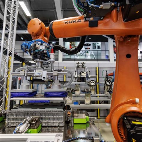 Kuka On Linkedin Kuka Kukarobotics Automation Robots Homeofrobotik Krscara Emobility