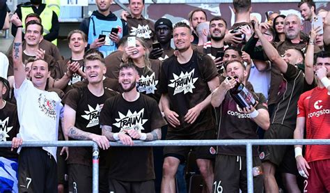 Kiez Party Bis 330 Uhr Jetzt Will St Pauli Meister Werden Und So