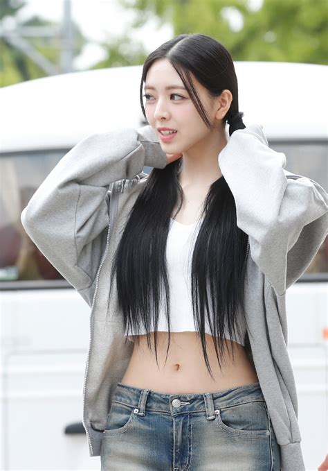 Yuna Sexy Midriff By Nav3l On Deviantart