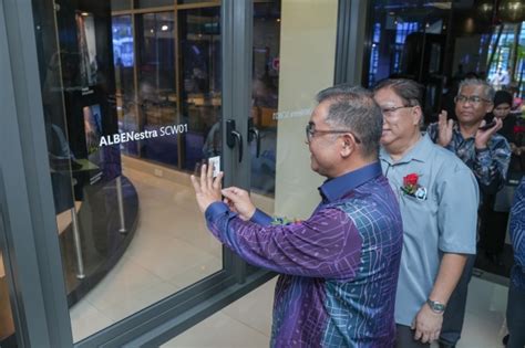 Receiving The 1st Cidb Pps Certificate Sijil Penghargaan On Ms 832