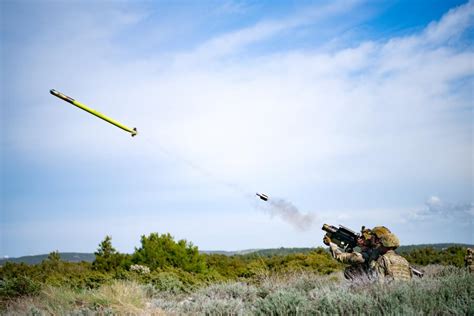 Army Taps Lockheed Raytheon To Work On Stinger Missile Replacement