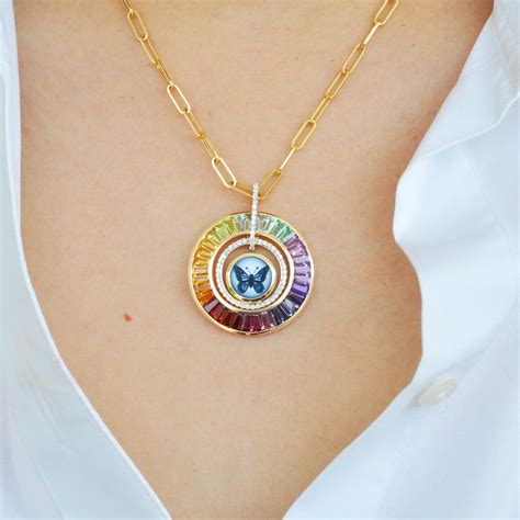 18k Yellow Gold Butterfly Intaglio Multicolor Rainbow Baguette Circle