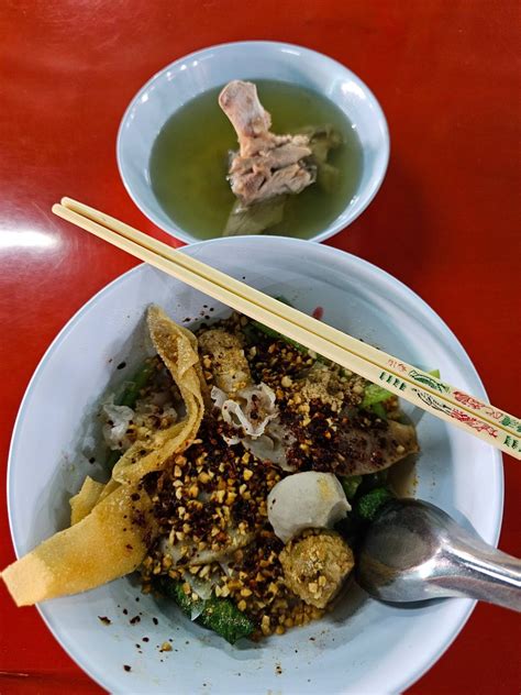 เย็นตาโฟแห้งต้มยำ ร้าน เตี๋ยวยำซี๊ดมะนาวสด ก๋วยเตี๋ยวต้มยำ The Pink Garden