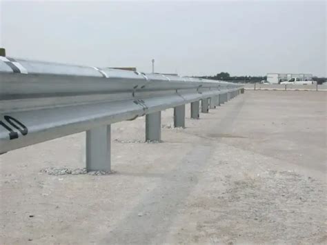 Road Guard Rails Safety Barriers In KSA
