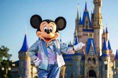 Mickey Mouse Meet And Greet Finally Back At Disney World