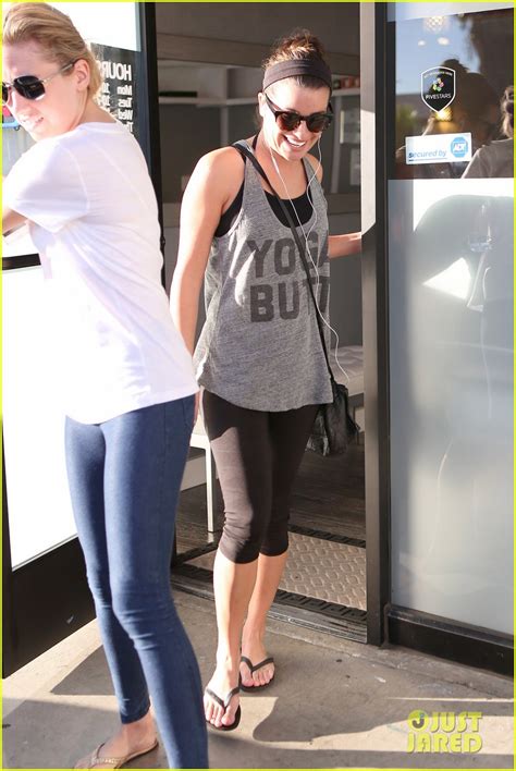 Lea Michele Shows Off Her Yoga Butt After 700th Glee Performance