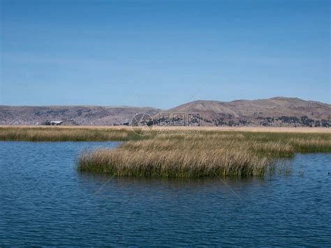 秘鲁普诺的喀湖高清图片下载 正版图片505393691 摄图网