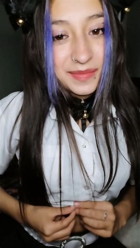 Taiga Mostrando Las Tetas Y La Vagina En Privado De Buzzcast Id