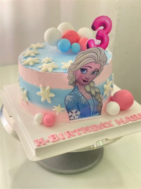 كيك اعياد الميلاد Homemade Jo