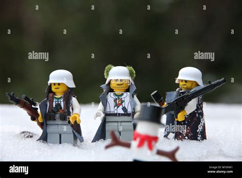 Lego soldiers hi-res stock photography and images - Alamy