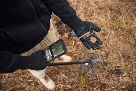The Ultimate Beginners Guide To Metal Detecting Detectors Shop Smart