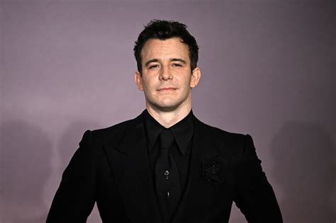 Luke Thompson Quién Es El Actor Británico Que Interpreta A Benedic
