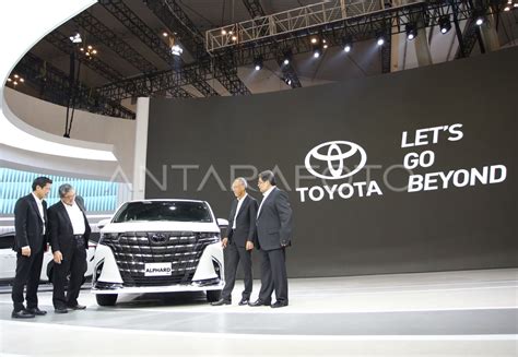 Toyota Luncurkan Alpard Hybrid Antara Foto